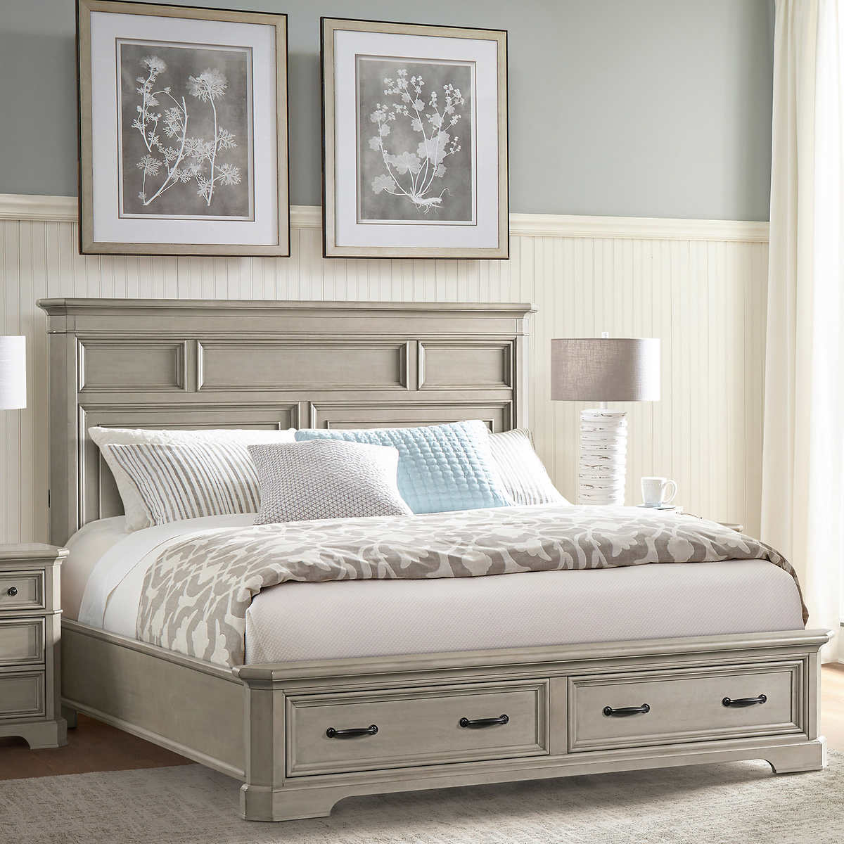 Hardwood; Durable Wooden Model Bed With Acacia Veneer, Drawers and Fee ...